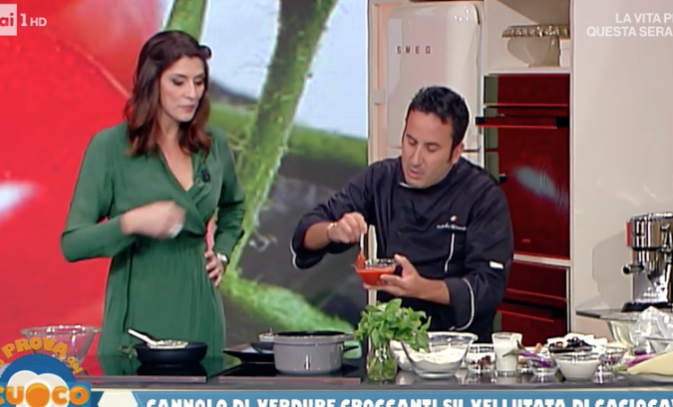 Elisa Isoardi corre ai ripari con Natale Giunta e La prova del cuoco ci guadagna (Foto) - Ultime ...