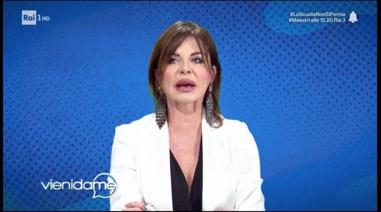 Alba Parietti toglie parrucca ed extension, a Vieni da me spiega il ...
