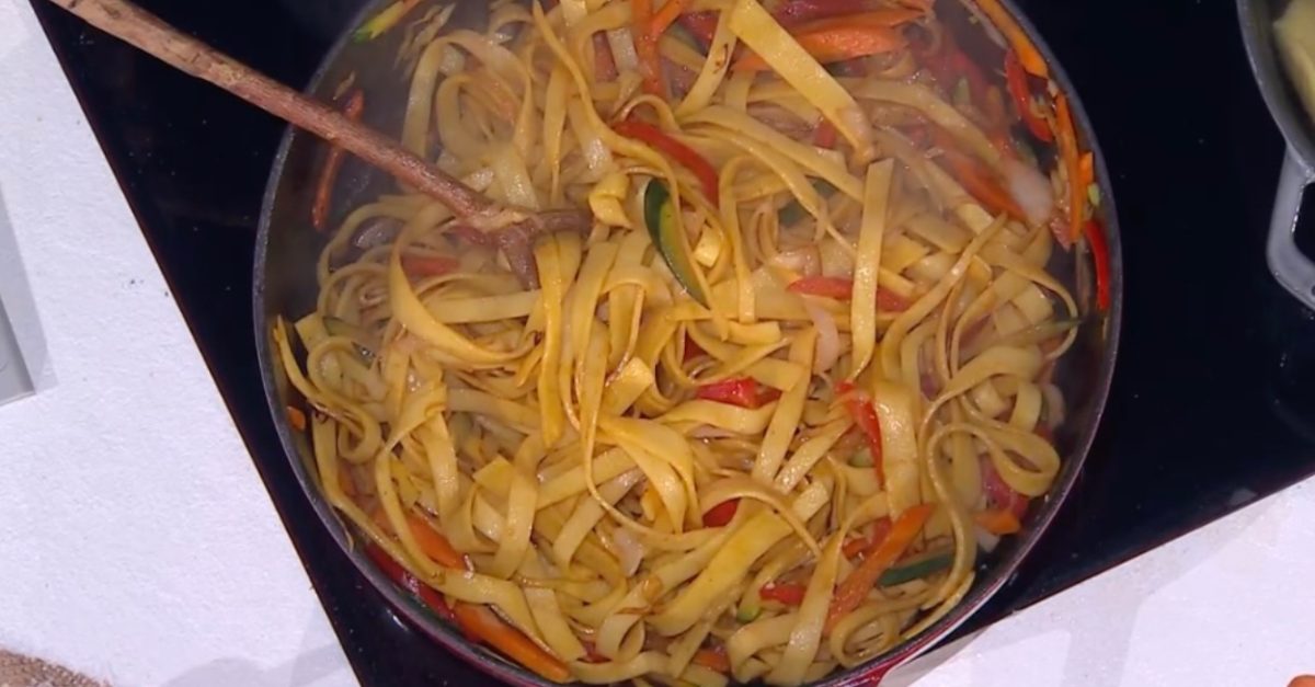 Davide Nanni ci stupisce con pasta alla piastra con verdure, un piatto ...
