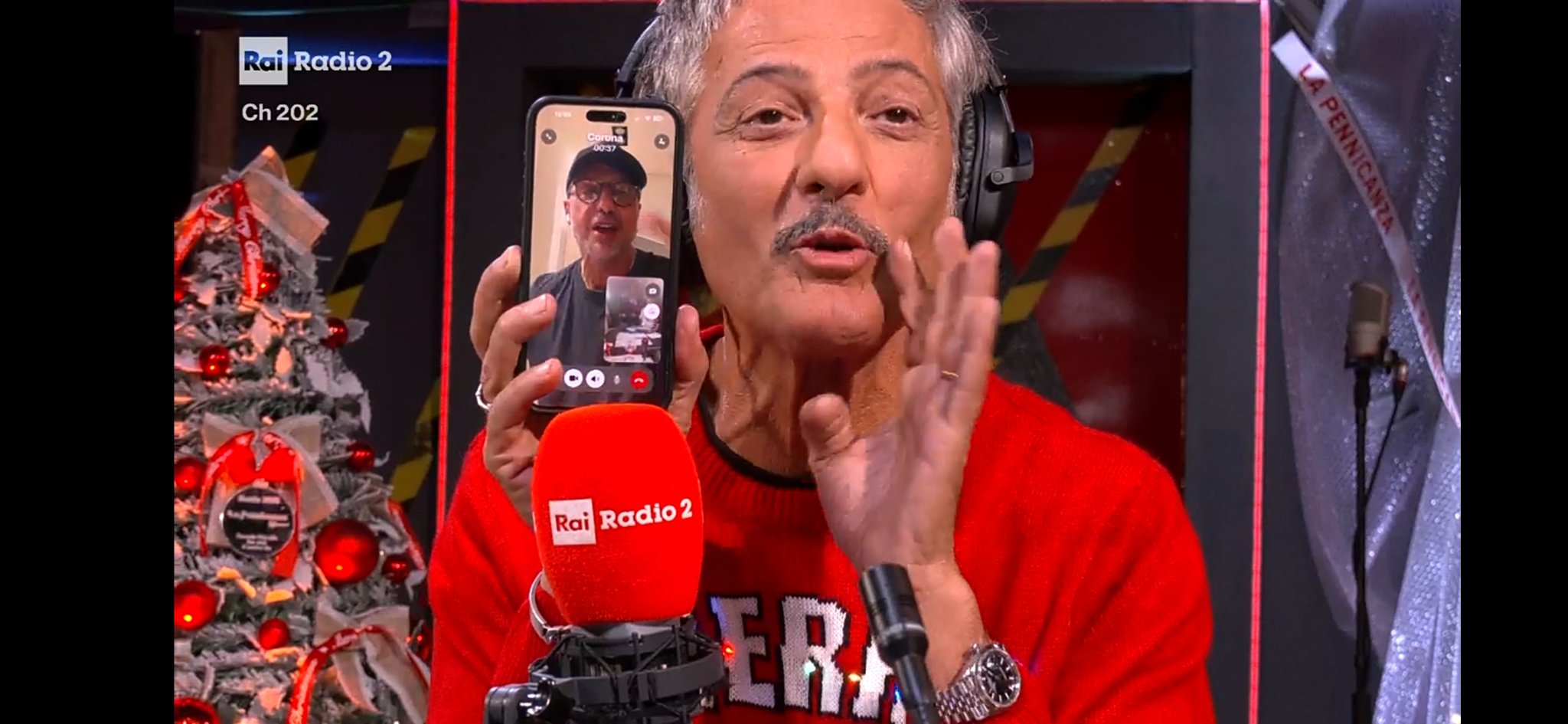 Fiorello chiama Corona e parla del sistema Signorini: "lo scandalo è ...