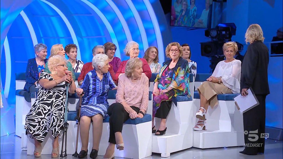 Ascolti 17 gennaio 2026: C'è posta vs The Voice Kids, chi ha vinto ...