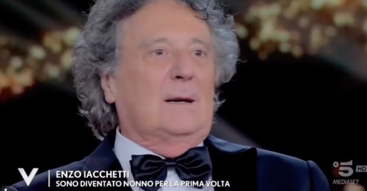Enzo Iacchetti nonno per la prima volta: "E' stata un'emozione strana ...